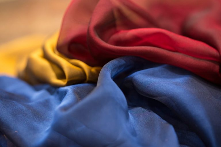 Diferencias entre seda y satén: características y usos de dos tejidos ...
